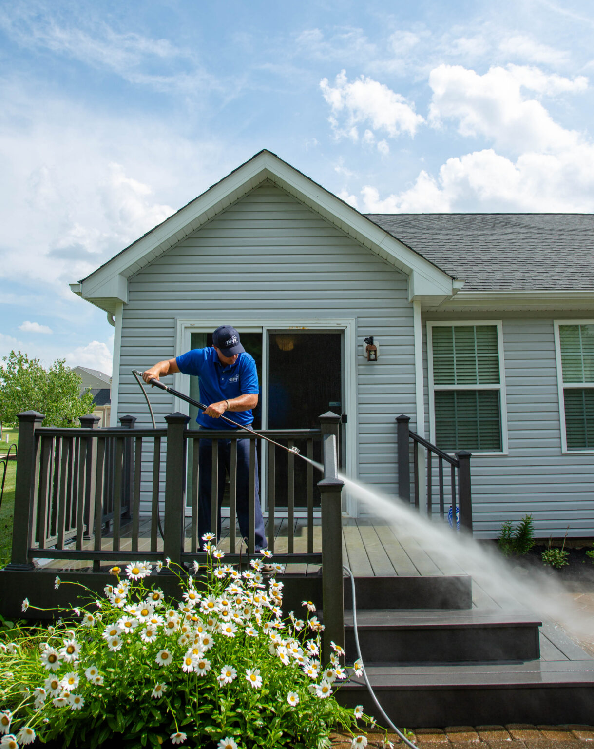 Power Washing a Deck: Extend Your Deck's Lifespan | PPW